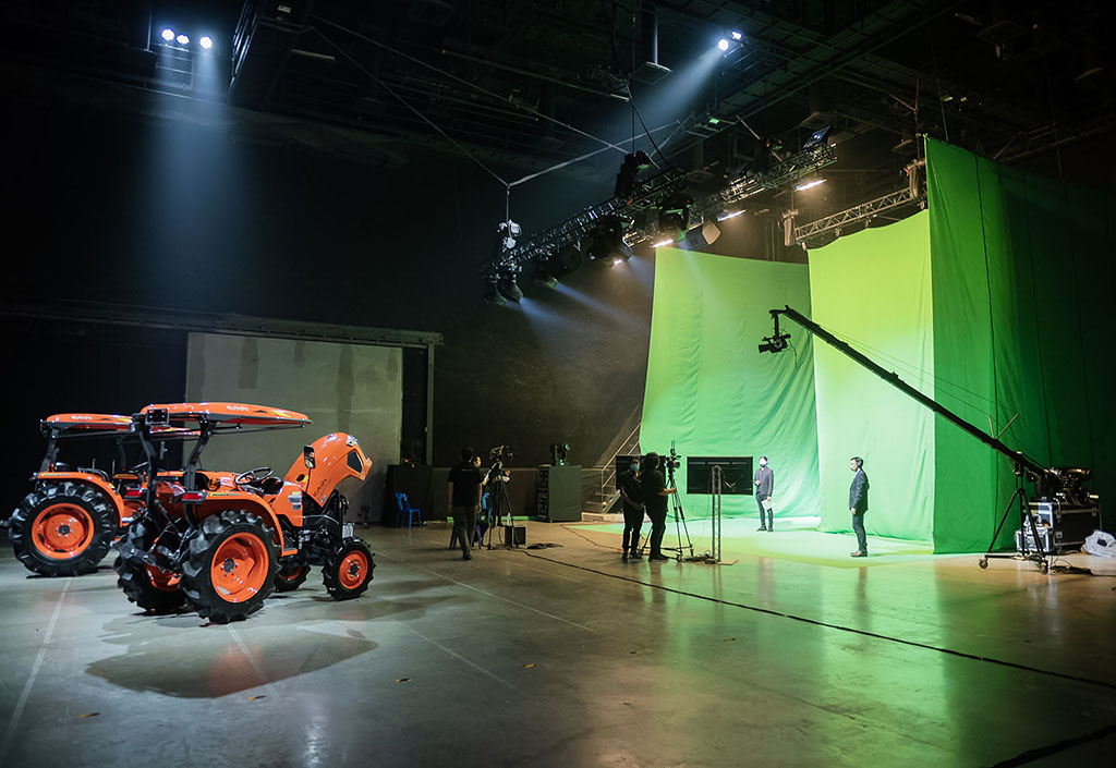 CMO GROUP / Experience-Tech Creator