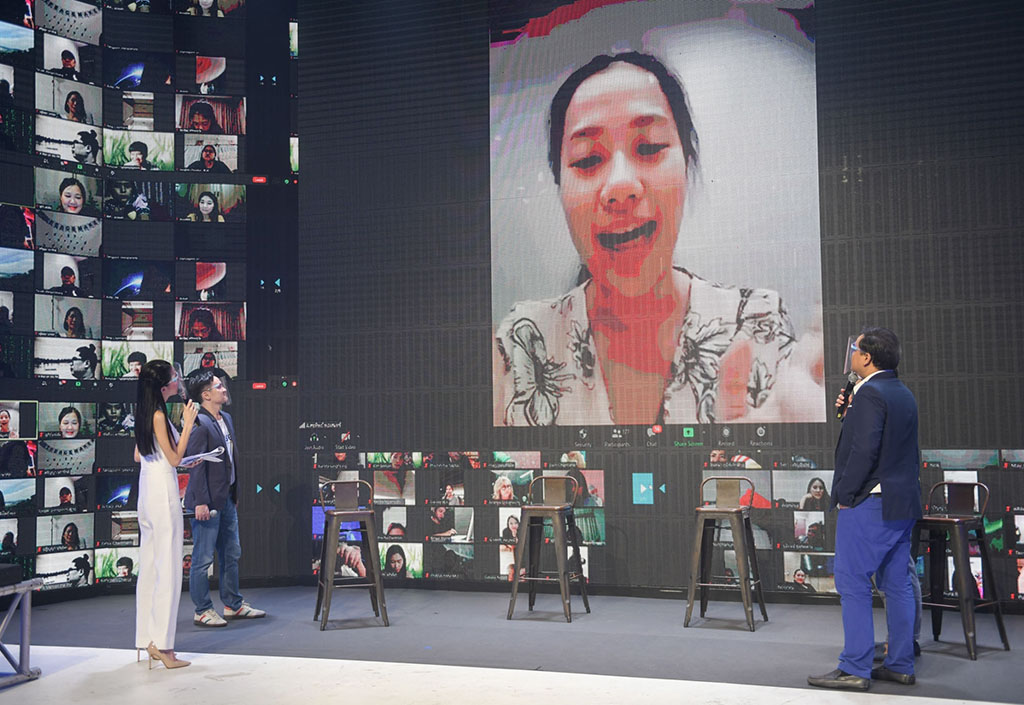 CMO GROUP / Experience-Tech Creator